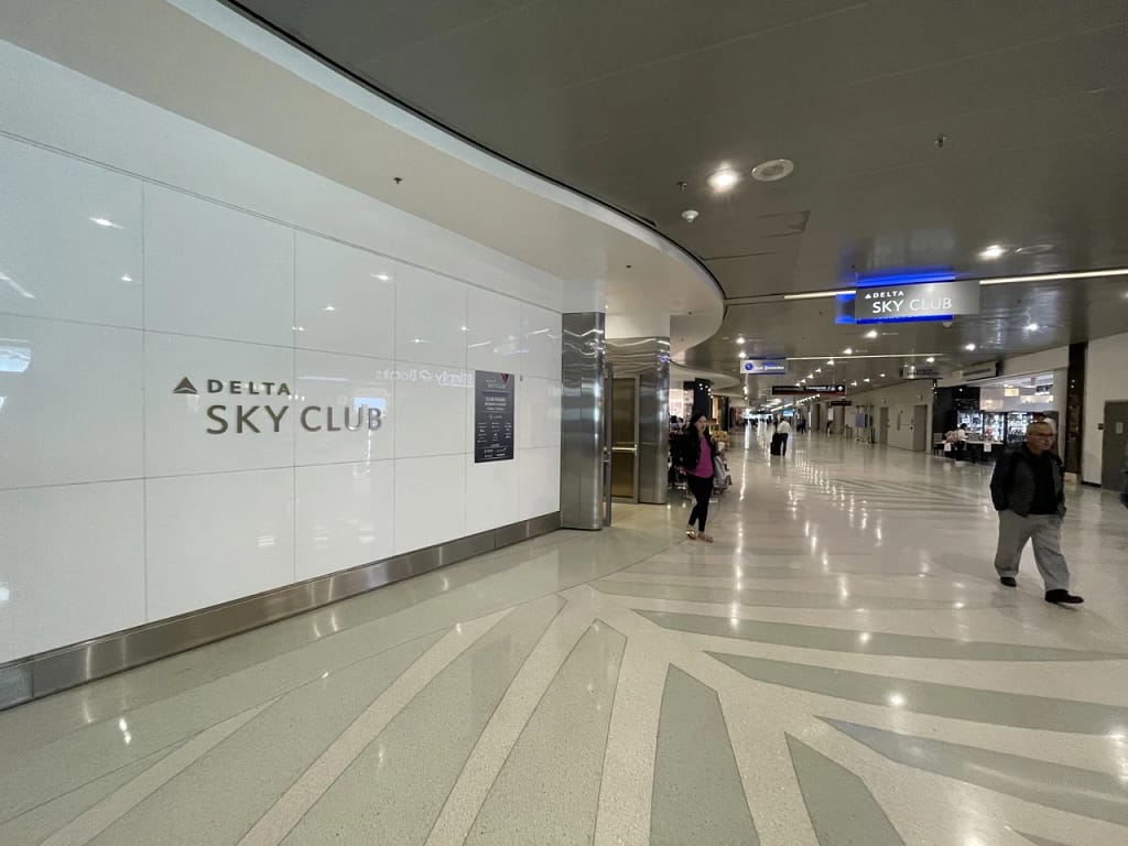 Delta 737-800 First Class In 2023: Miami To Boston (Review) | AirLapse