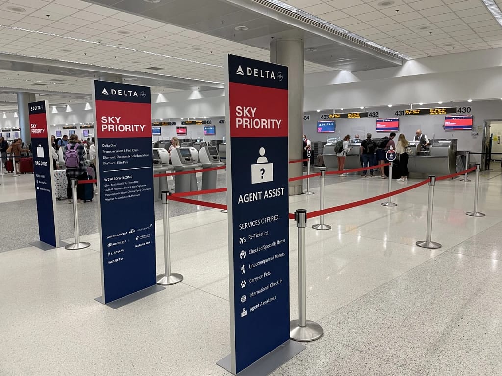 Delta 737-800 First Class In 2023: Miami To Boston (Review) | AirLapse